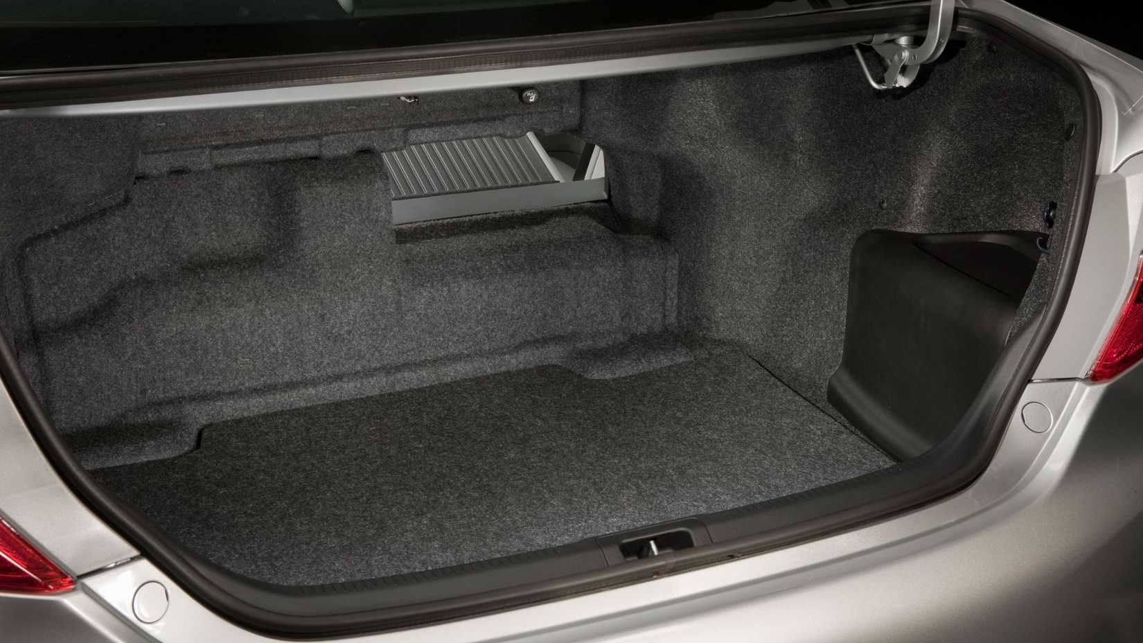 2012 Toyota Camry Pricing, Photos & Specs