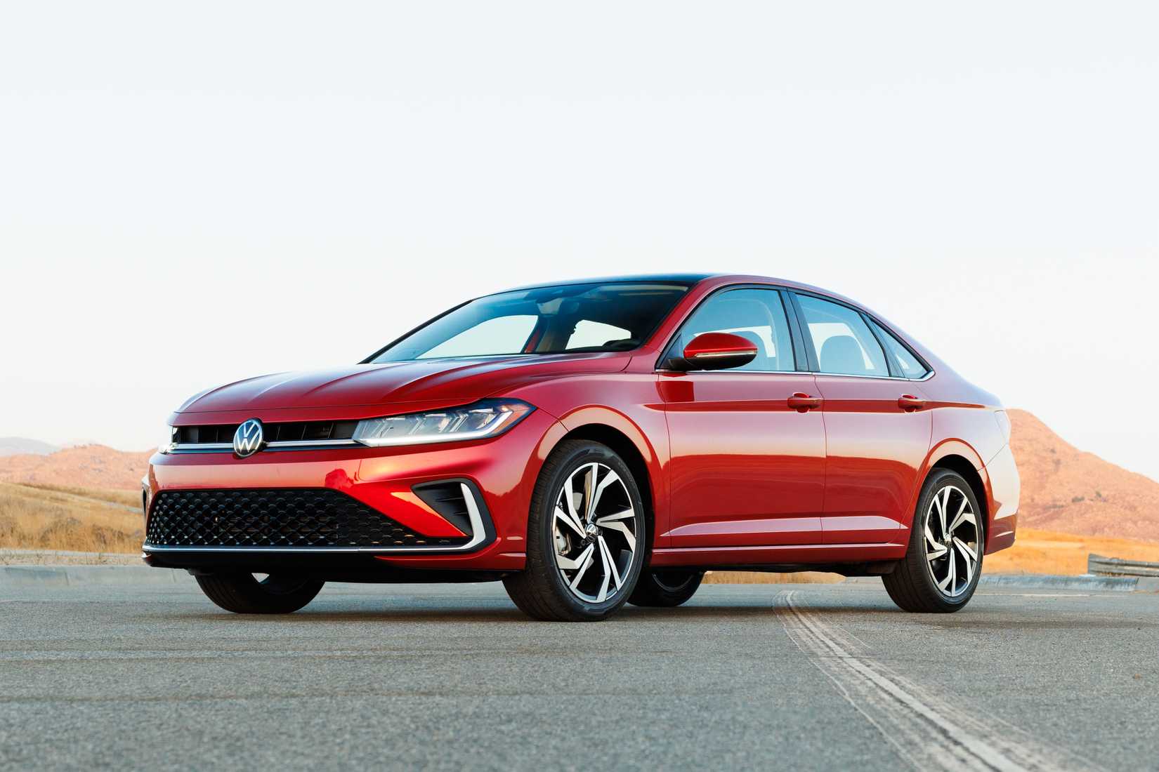 The 10 ICE-Only Cars That Can Go The Longest Distance Between Refuels