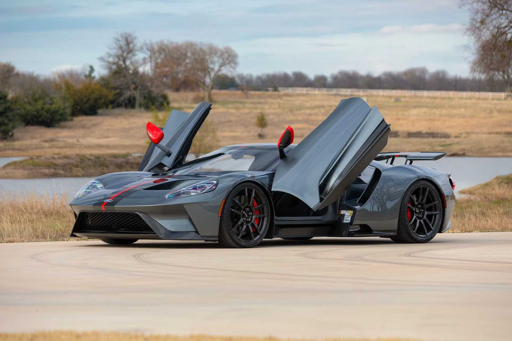 10 Awesome Cars With Butterfly Doors