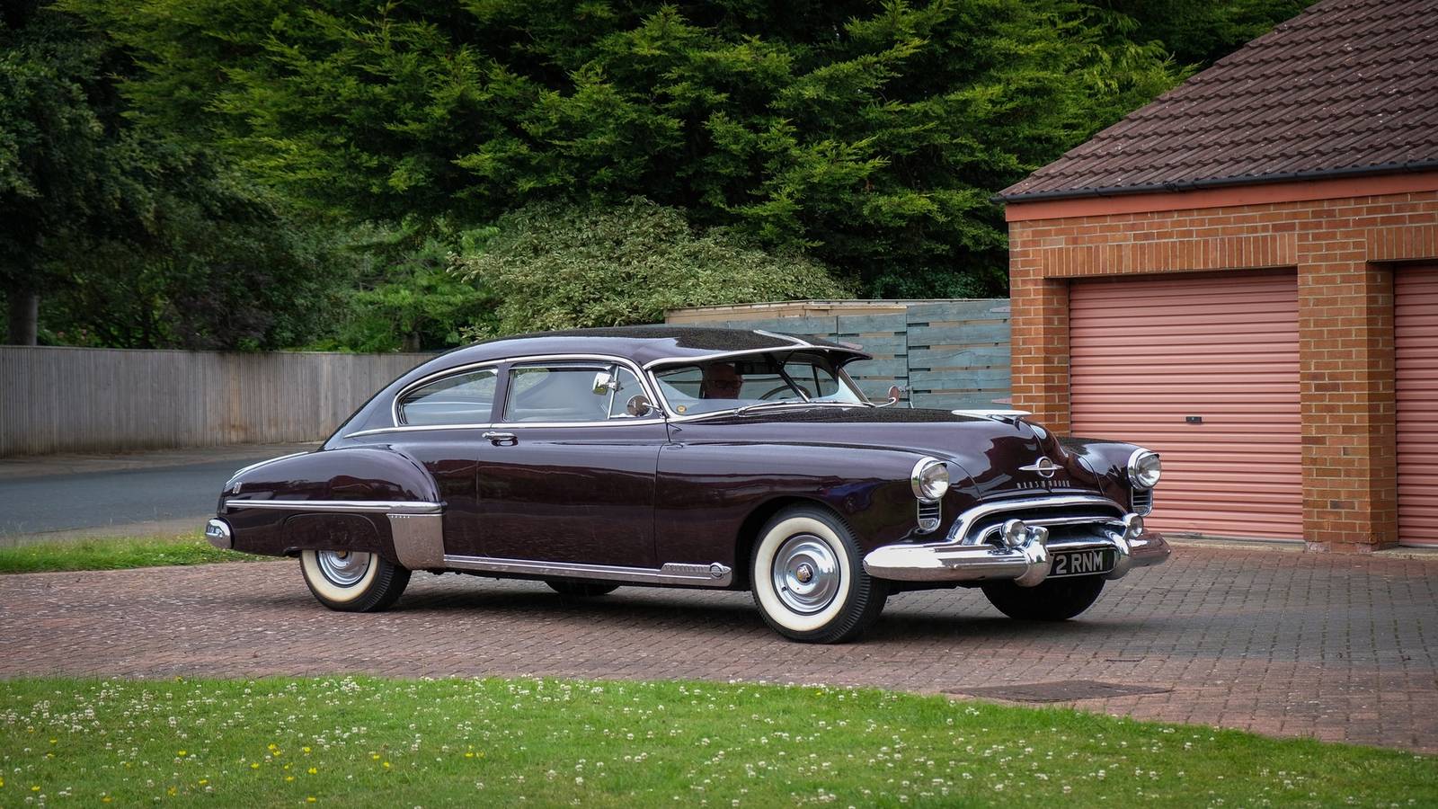 Remembering America's First Muscle Car, The Oldsmobile Rocket 88