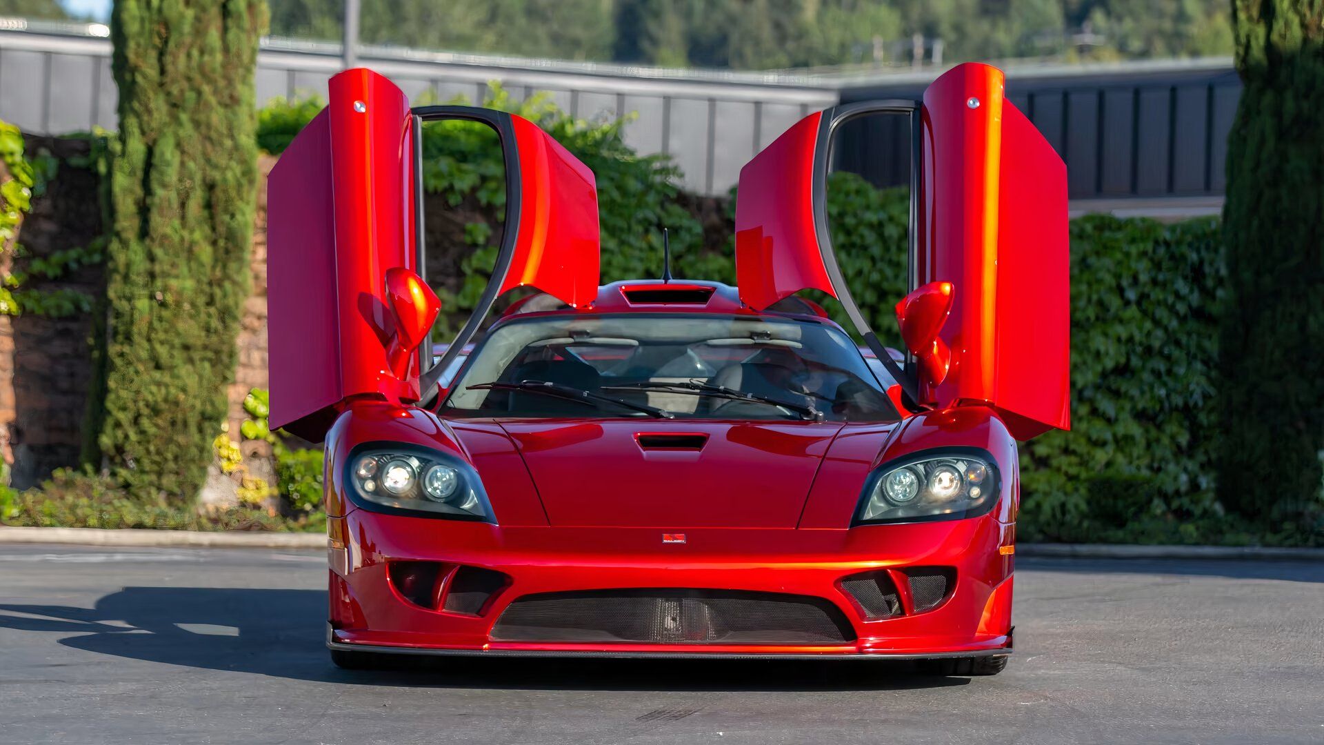 10 Awesome Cars With Butterfly Doors