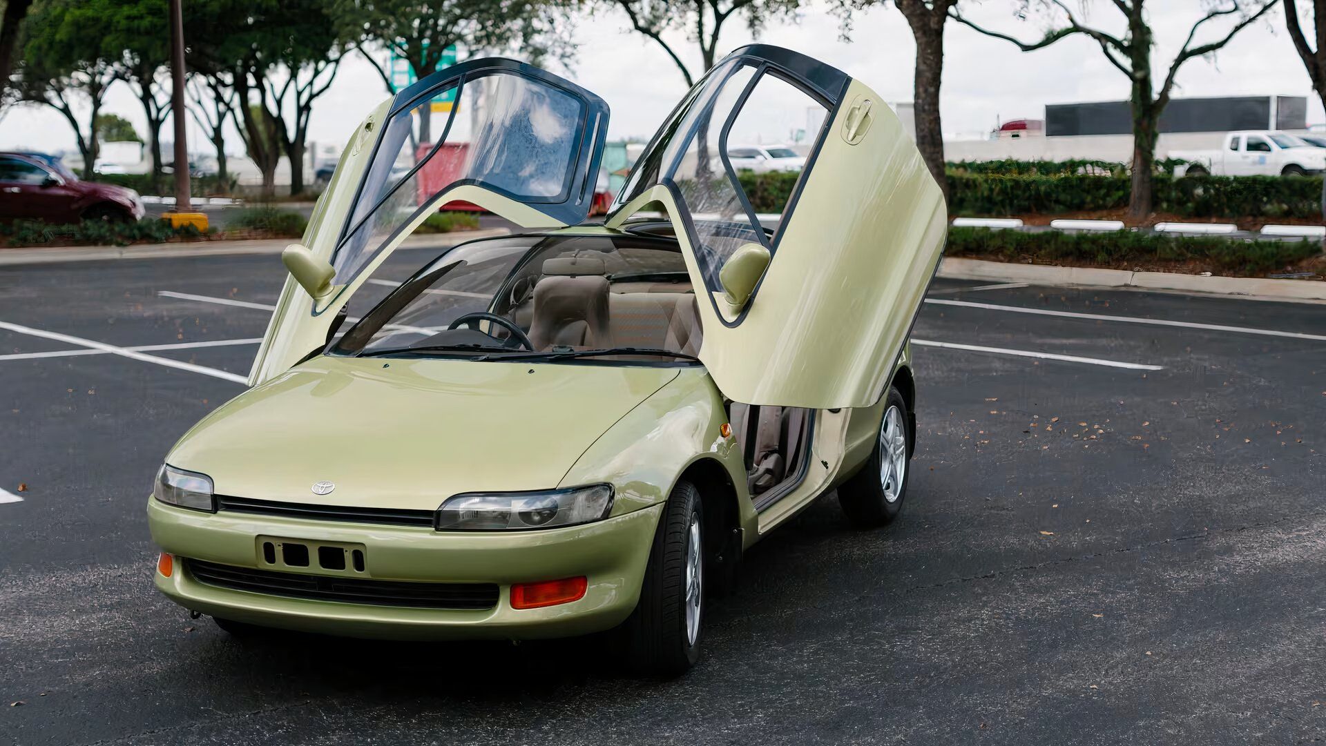 10 Awesome Cars With Butterfly Doors