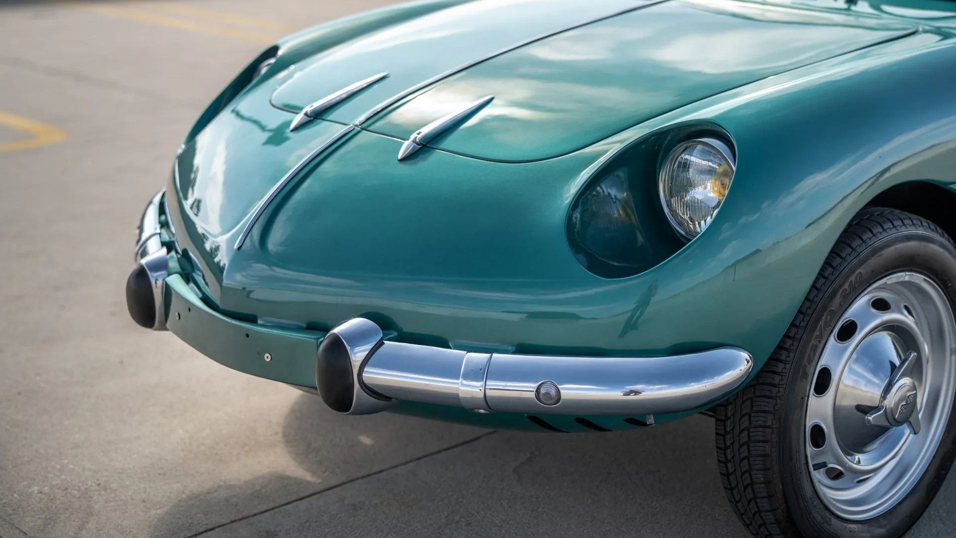 Jeep Once Built A Sports Car Named After A Famous Racing Circuit