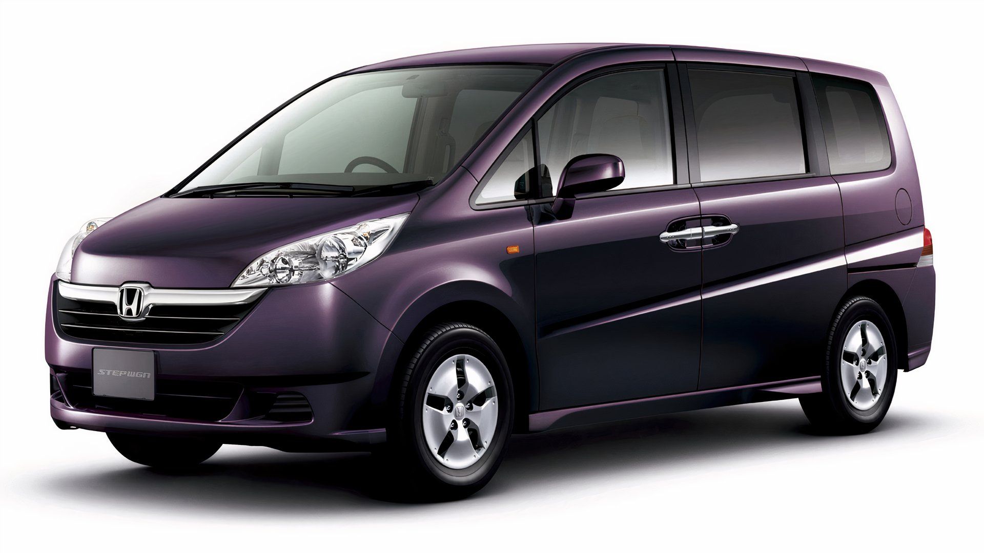 Honda Stepwgn: Getting To Know The Odyssey's Boxier, Oddly-Named Cousin