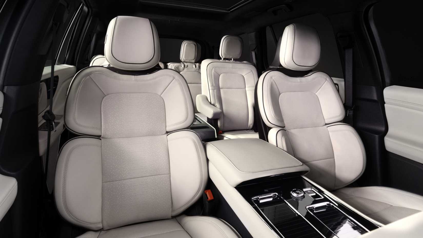 2025 Lincoln Aviator Images: Interior And Exterior Gallery