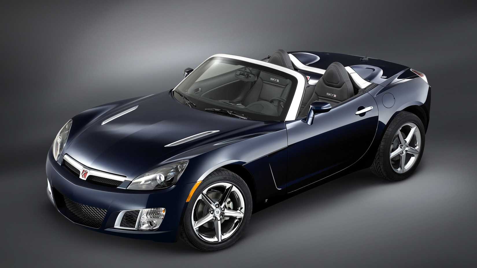 Pontiac And Saturn Tried To Beat The Mazda Miata, But Failed