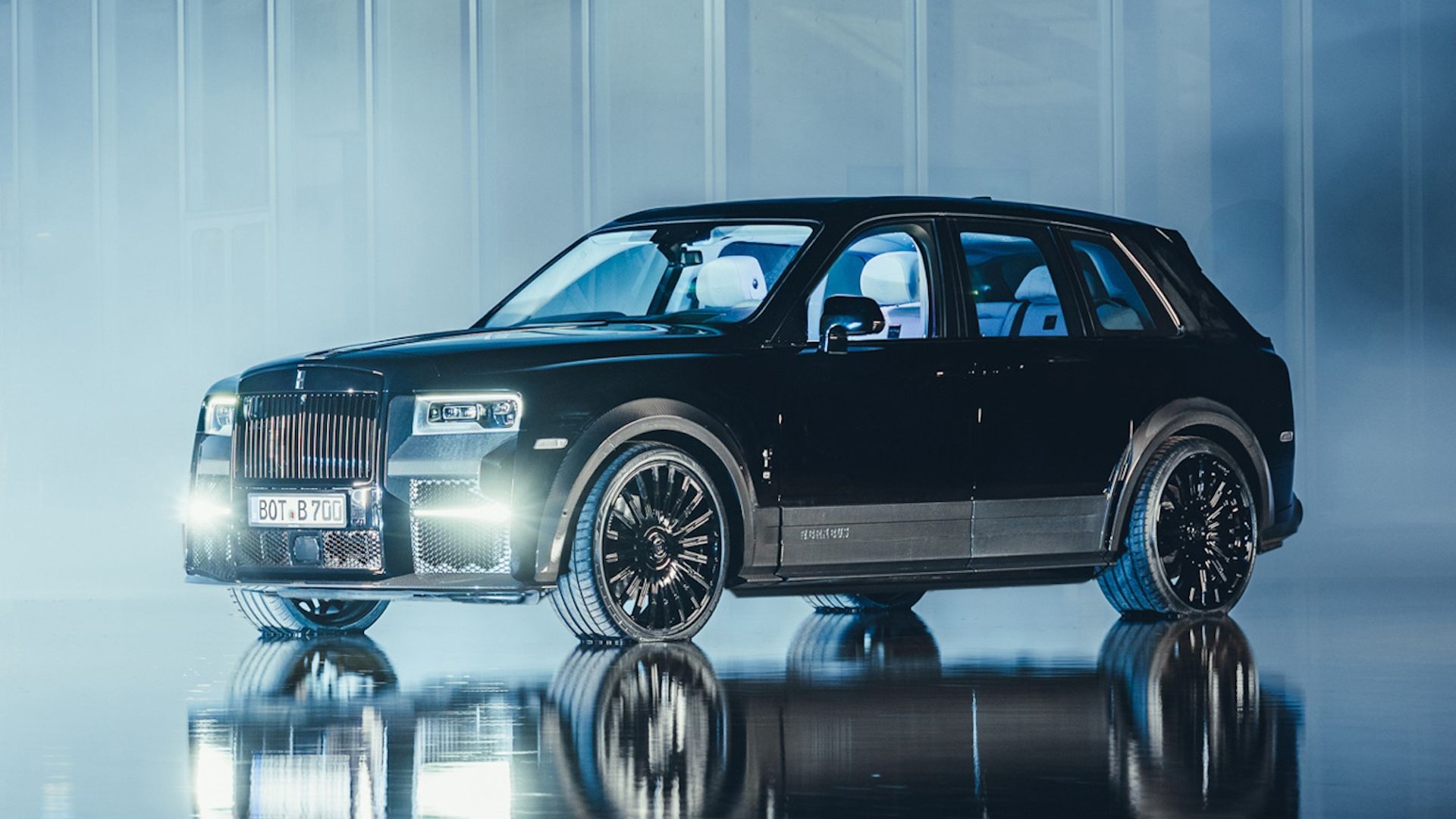 Rolls-Royce Cullinan: Review, Pricing, Photos, and Specs
