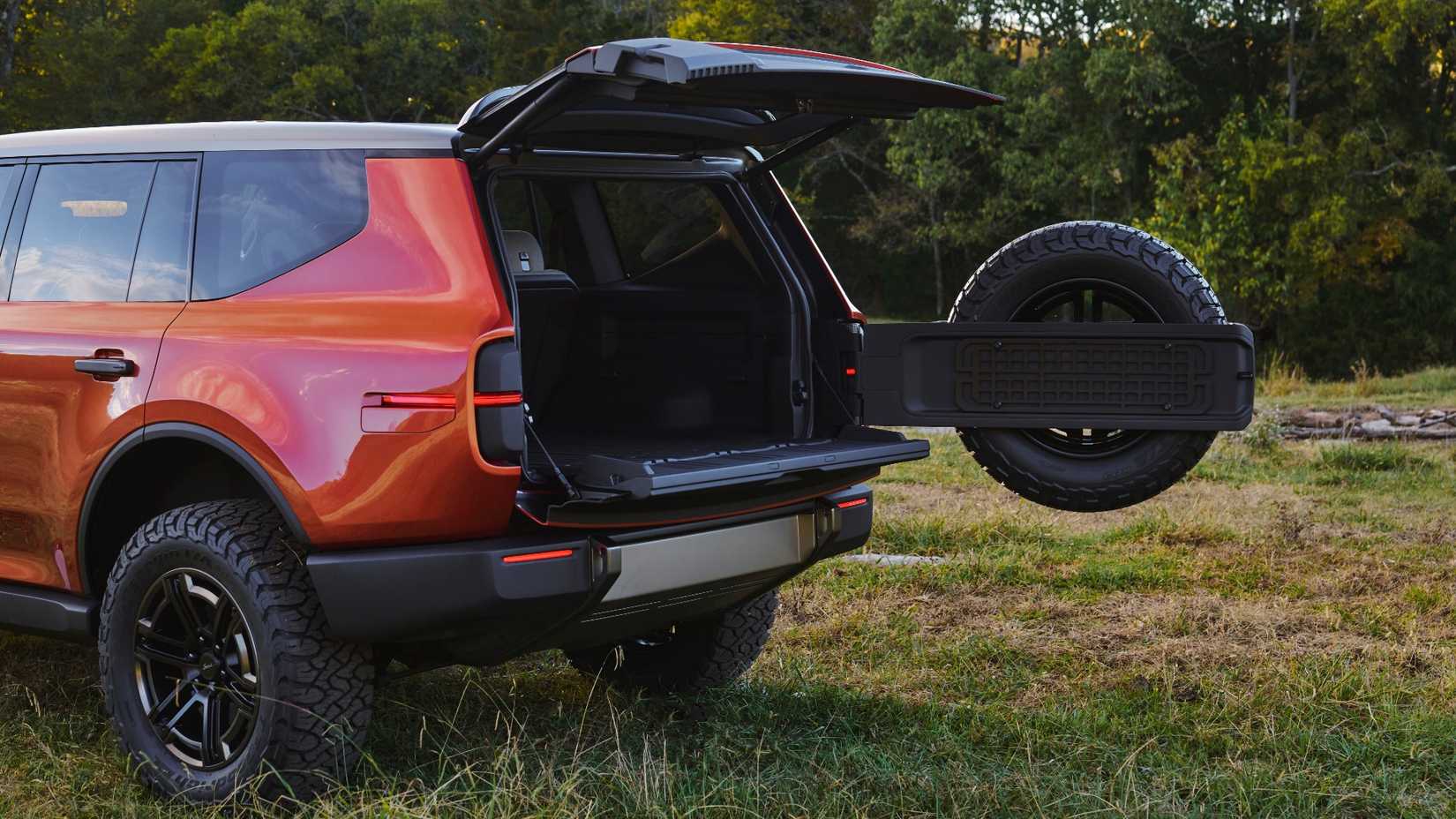 10 Things You Need To Know About The Scout Traveler SUV