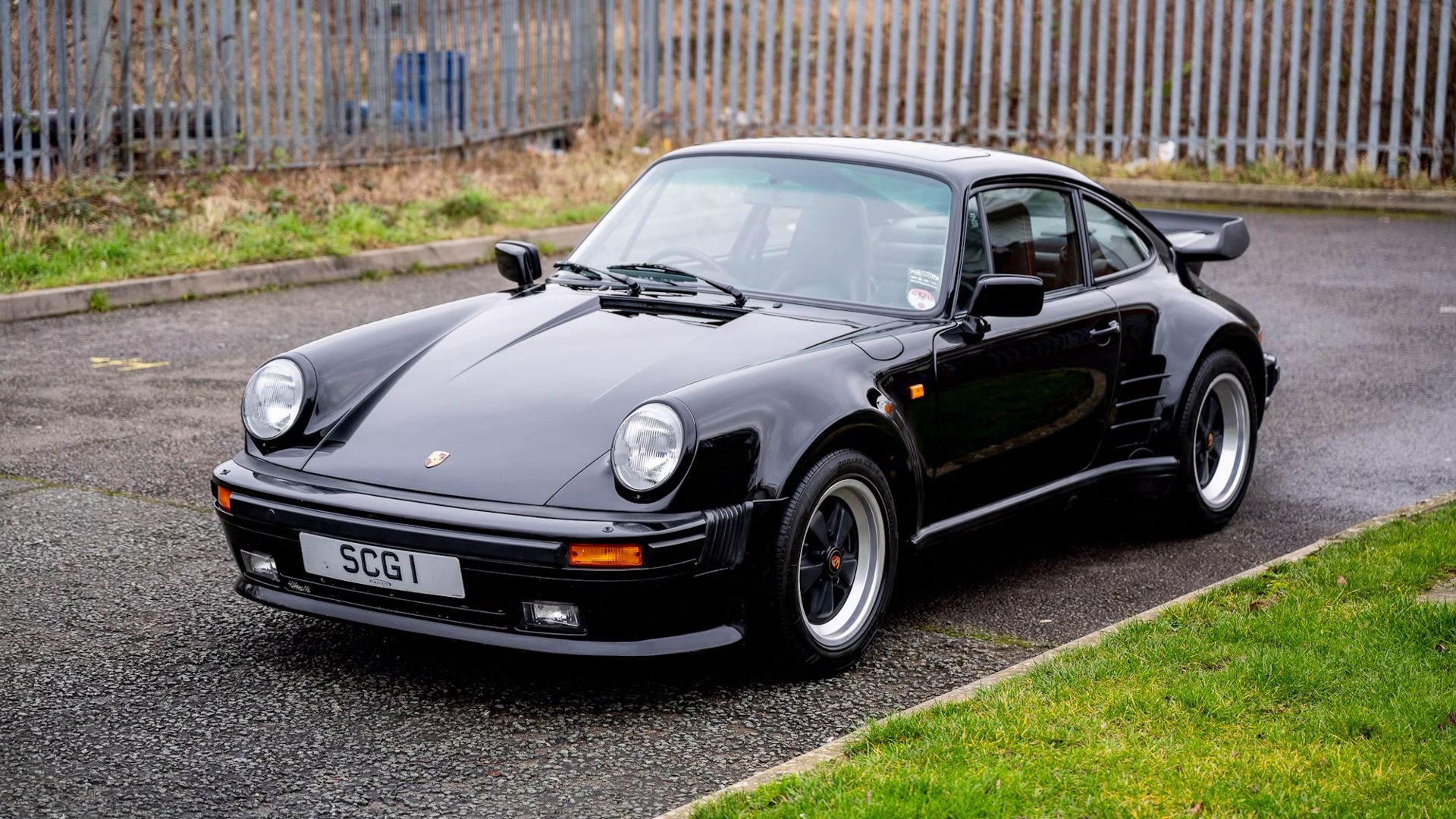 BMW M340i vs. 1980s Supercars: Surprising Performance Comparison