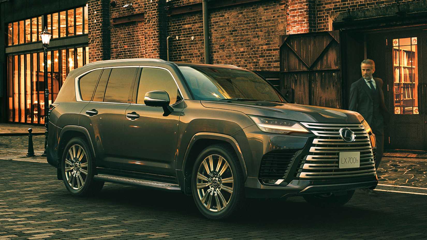 Lexus LX 700h Debuts With Overtrail Special Edition