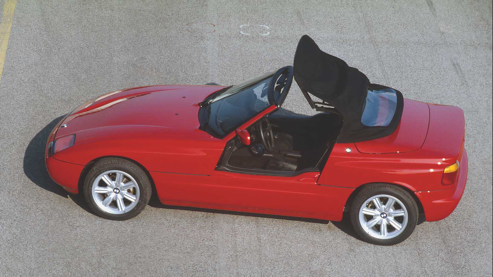 BMW Z1: The Quirky Roadster with Sliding Doors and Removable Panels