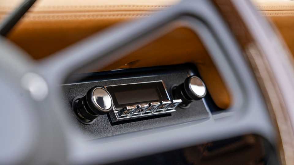 V8-Powered Scout II Restomod Flips The Bird At VW's Electric Scout Revival