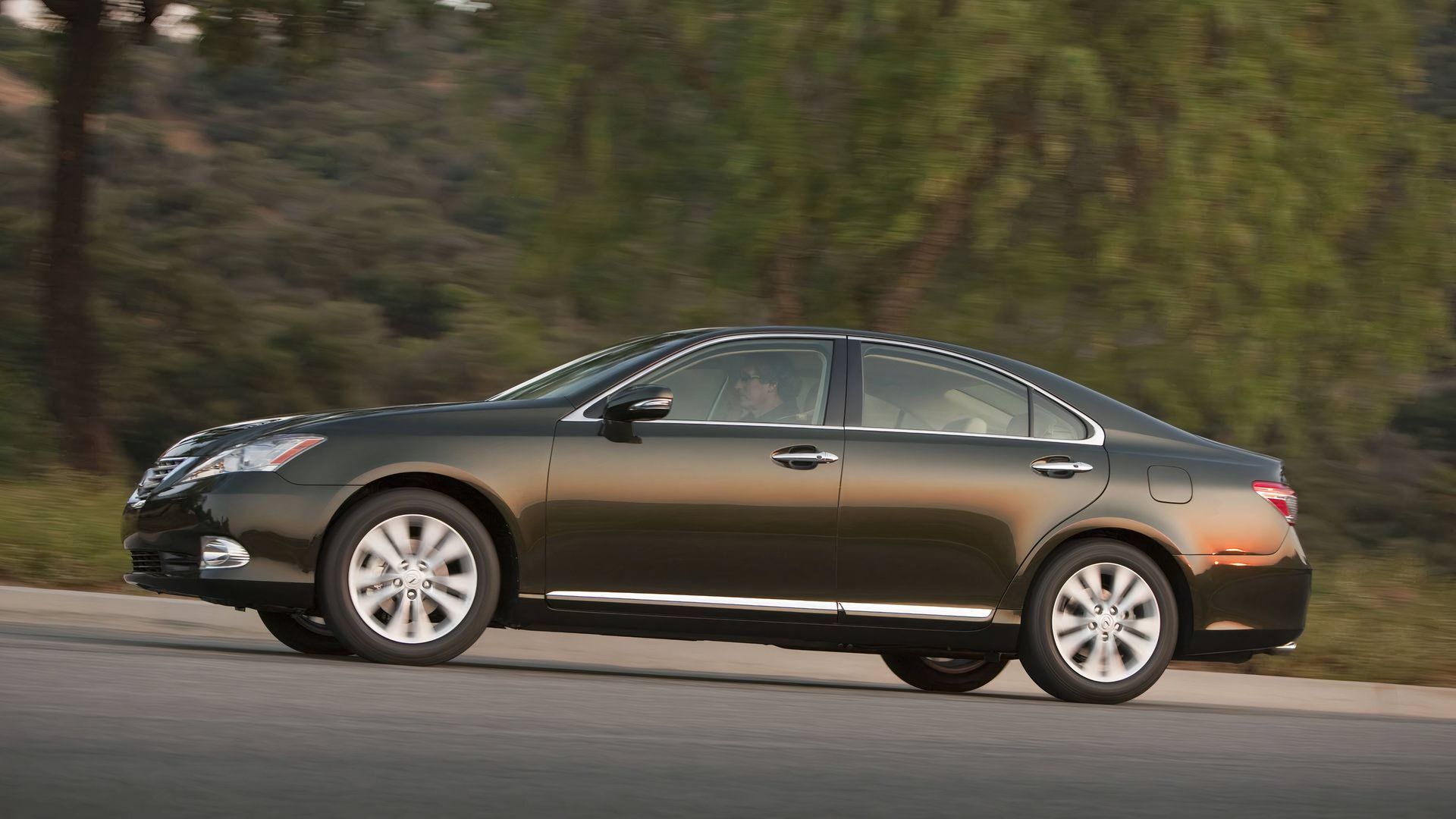 2010 Lexus ES Pricing, Photos & Specs