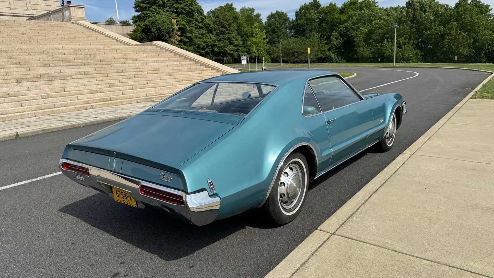 The Oldsmobile Toronado Is The Most Powerful Front Wheel Drive ...