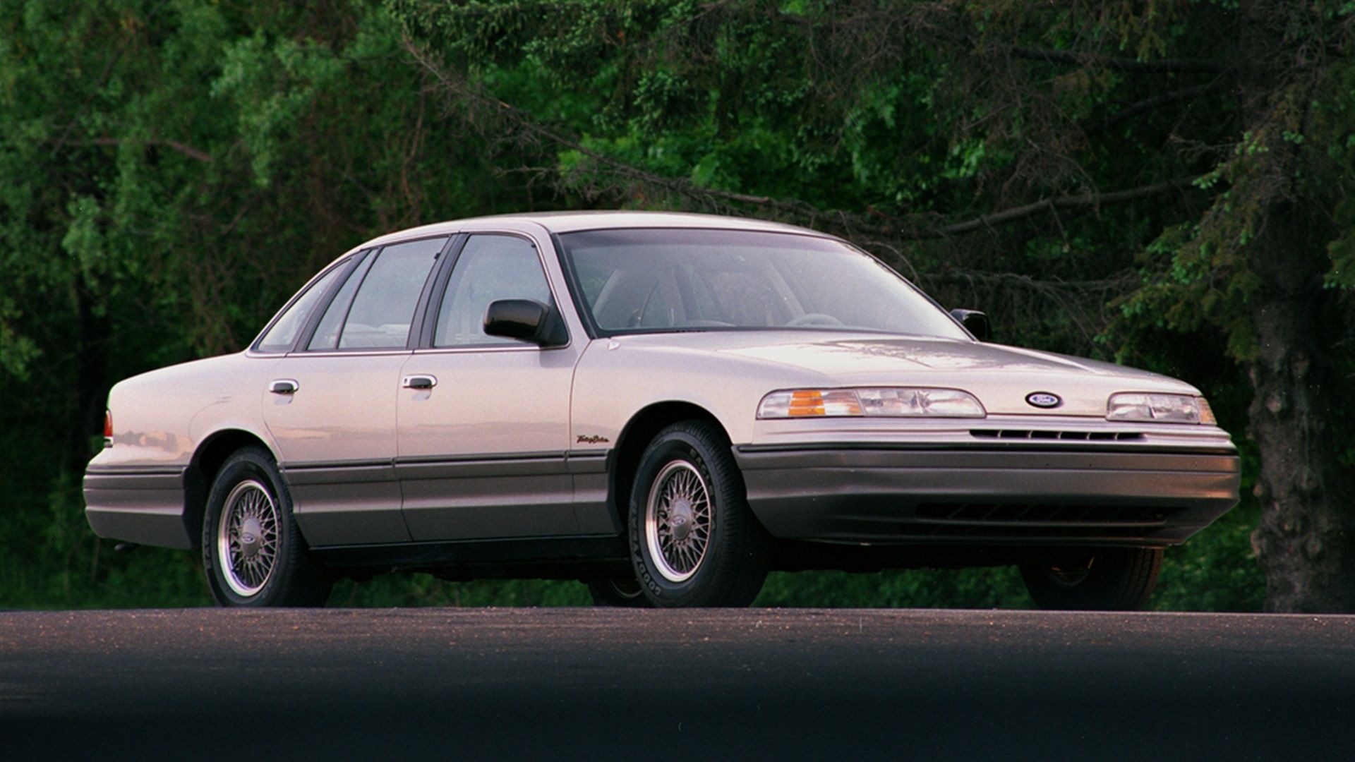Edmunds 2005 Ford Crown Victoria Used Ford Crown Shopping Victoria For