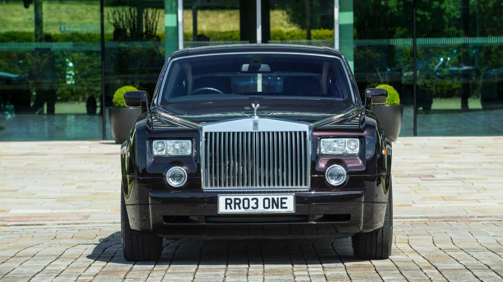 You Can Now Buy Rolls-Royce's Flagship Sedan For Less Than The Price Of ...