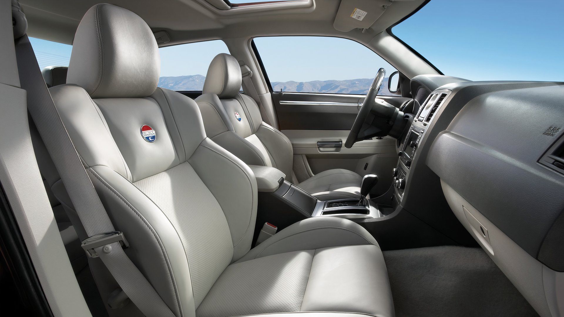 Chrysler 300c 2007 Interior
