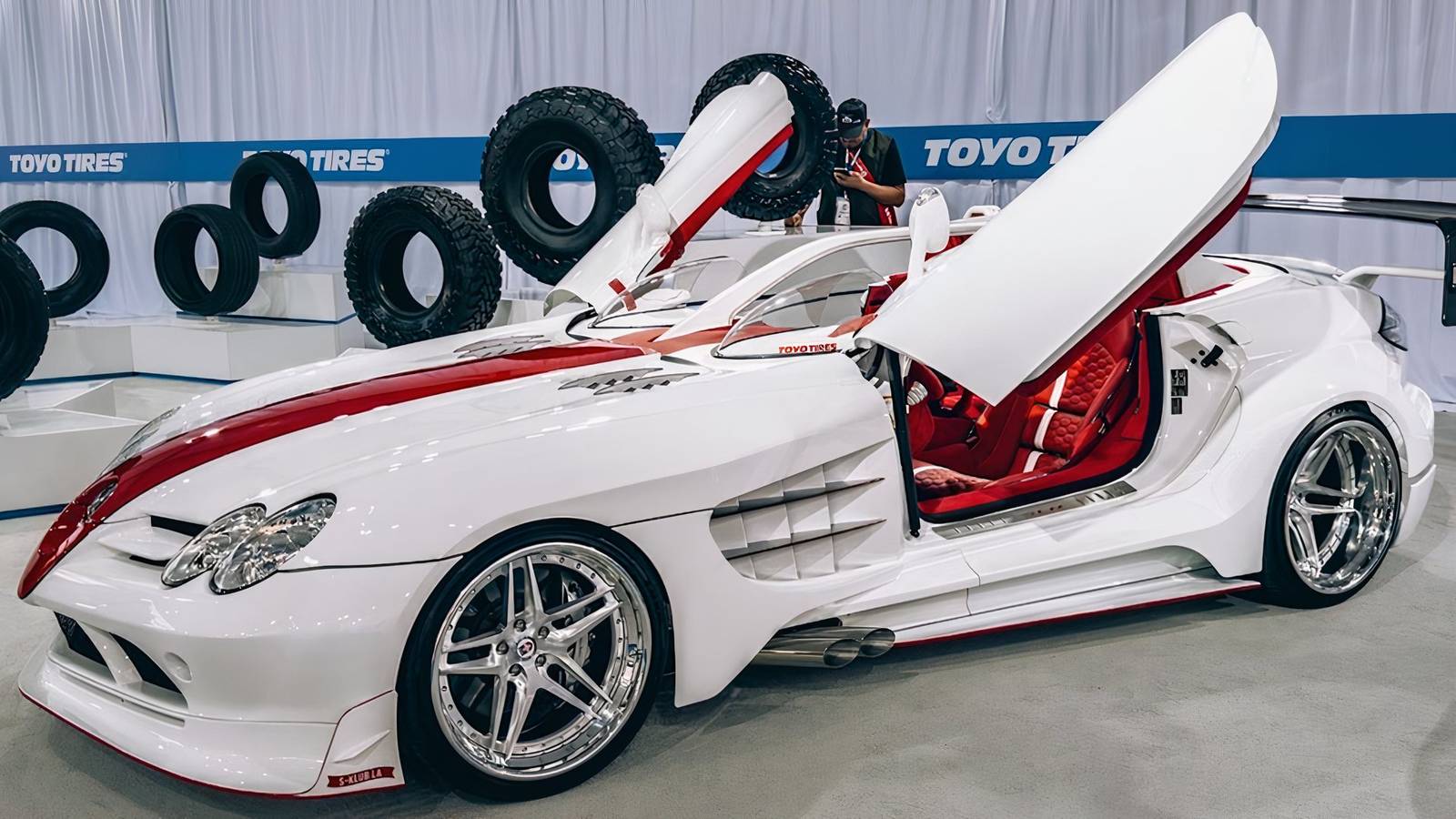 Mercedes SLR McLaren Goes Full Speed Racer At SEMA