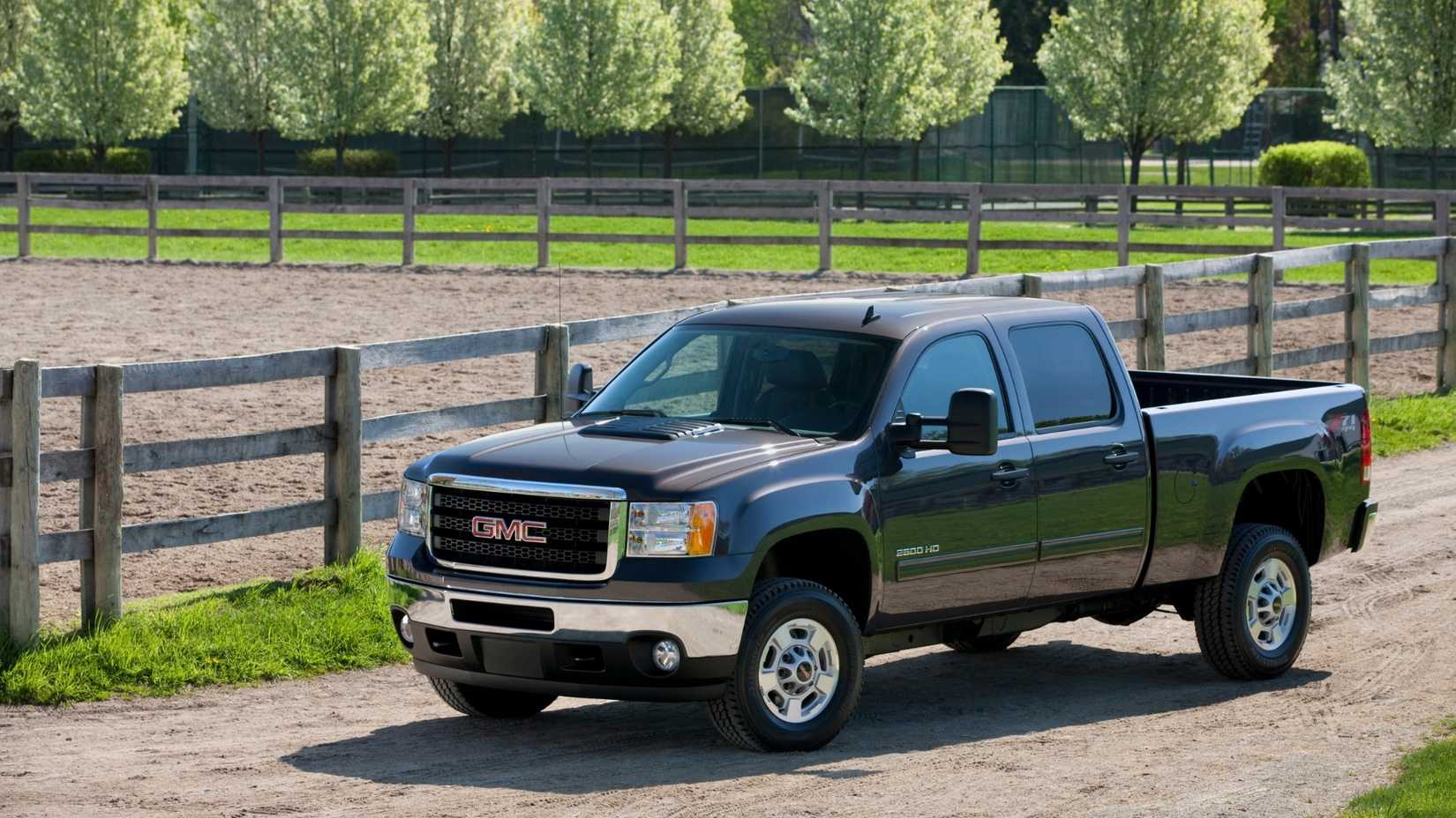 2009 GMC Sierra 2500HD - Overview Pricing, Photos & Specs