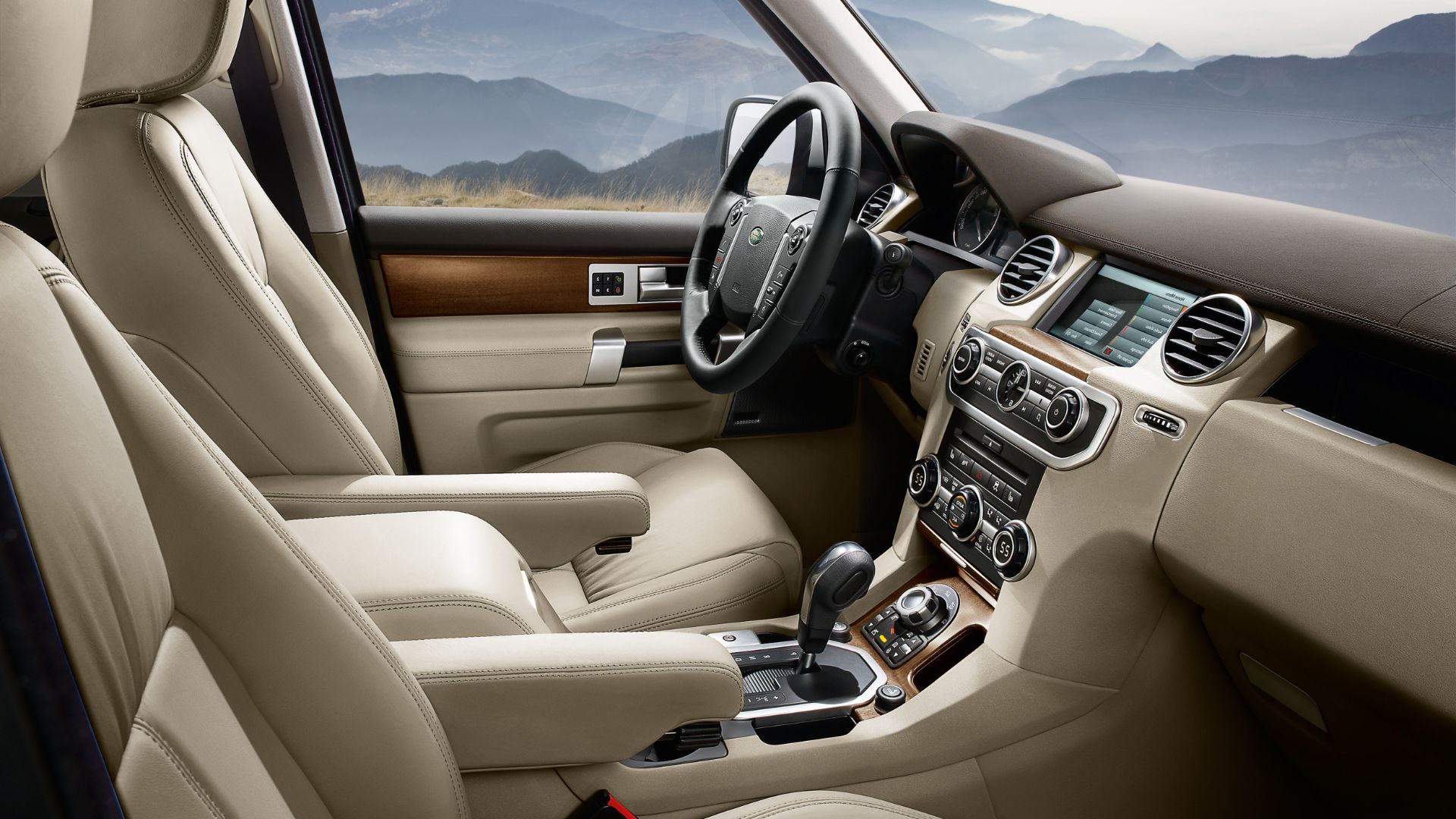 2010 Land Rover LR4 Interior Photos