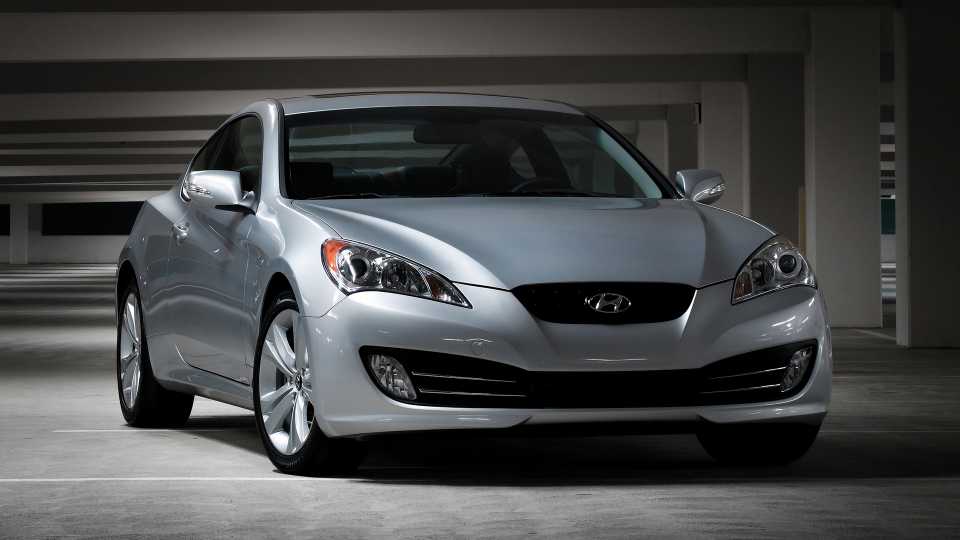 2010 Hyundai Genesis Pricing, Photos & Specs
