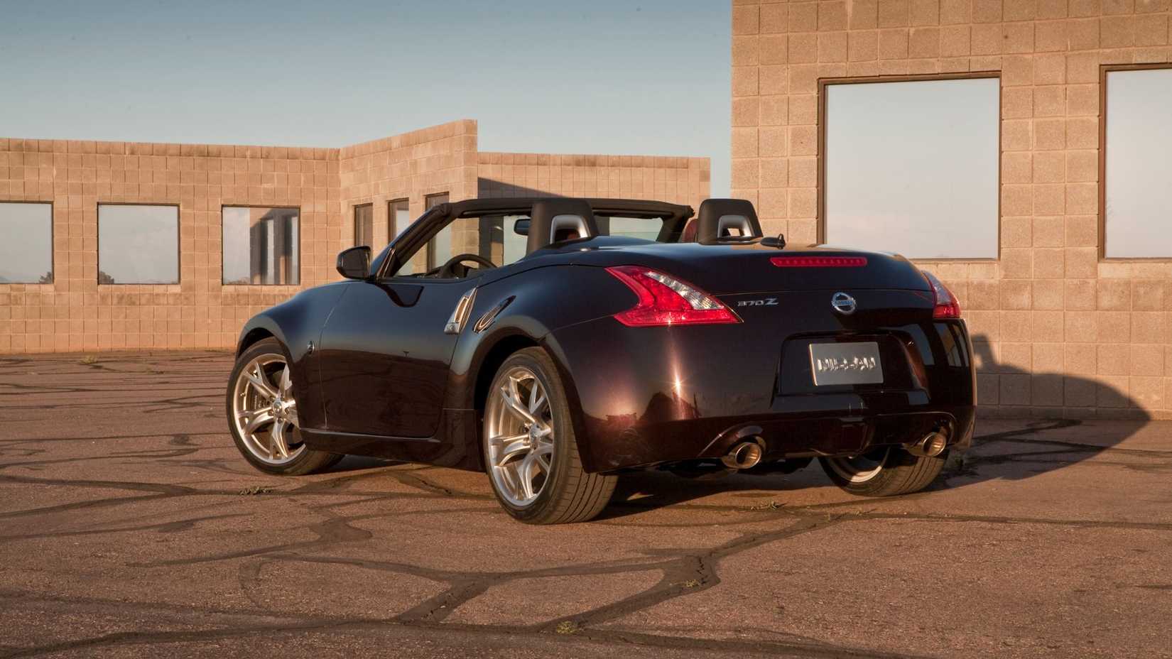The Nissan 370Z Is An Affordable Roadster And The Perfect Entry-Level ...