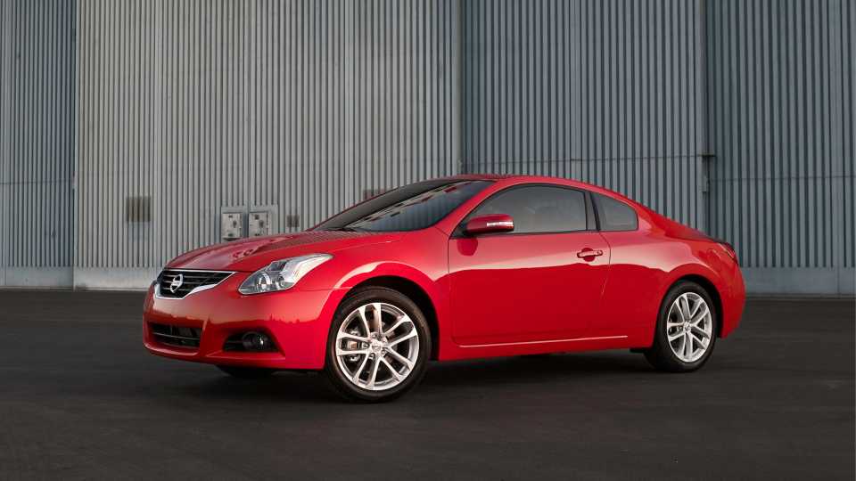 2010 Nissan Altima Pricing, Photos & Specs