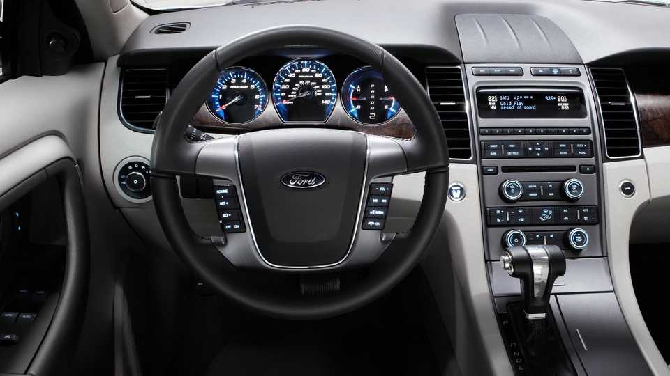 2012 Ford Taurus Pricing, Photos & Specs