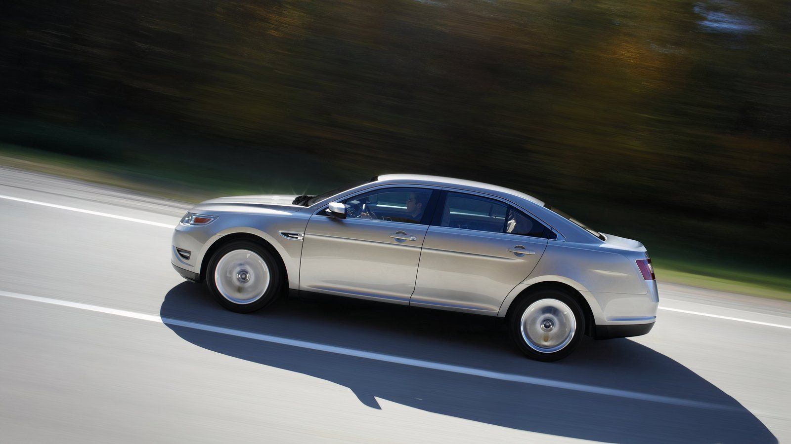 2010 Ford Taurus Pricing, Photos & Specs