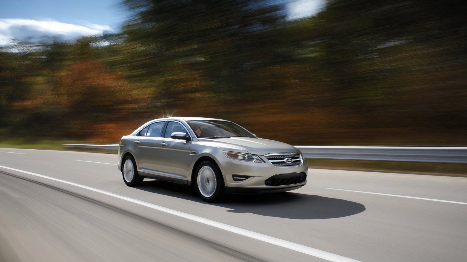 2010 Ford Taurus Pricing, Photos & Specs
