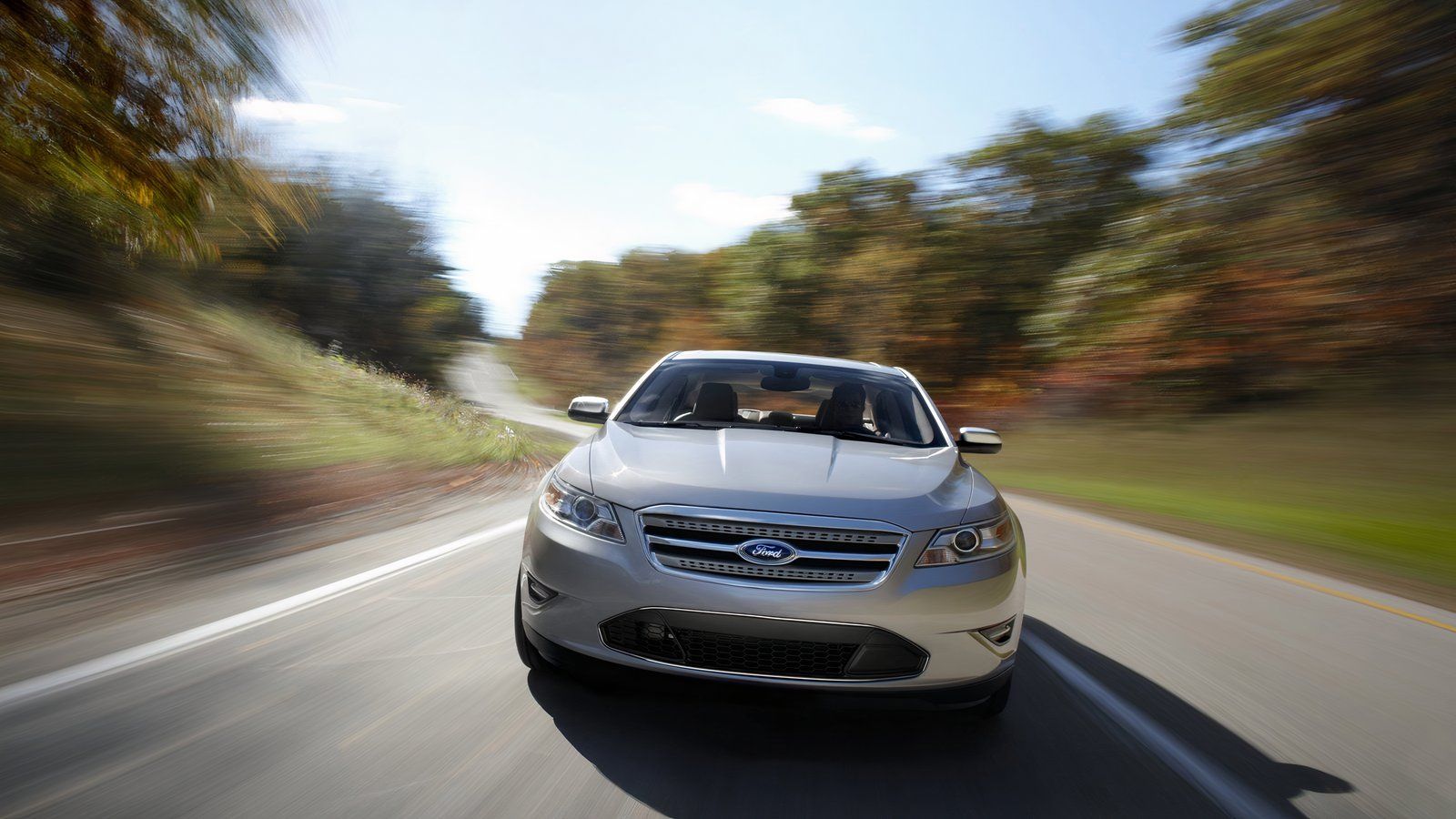 2010 Ford Taurus Pricing, Photos & Specs