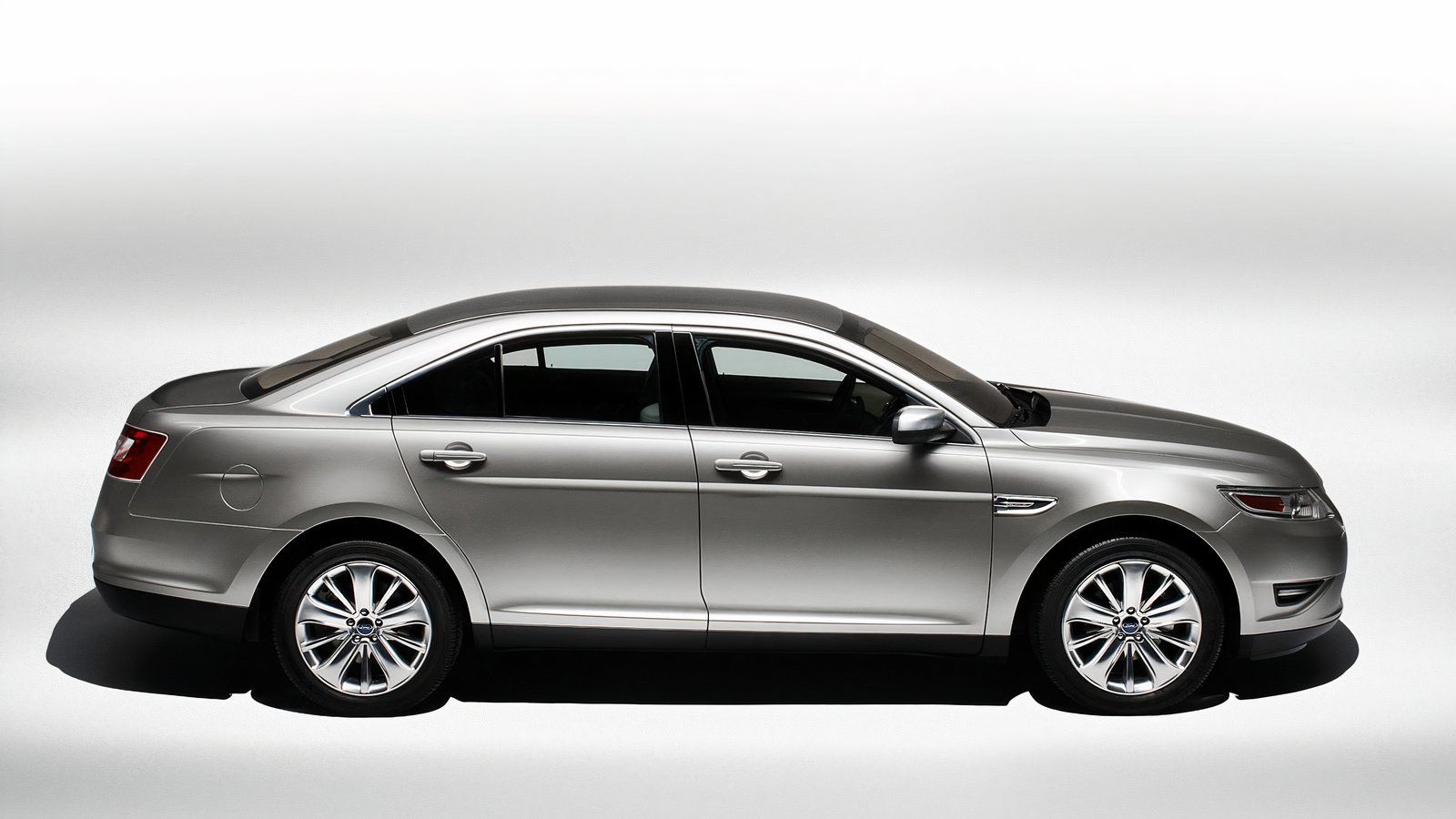 2010 Ford Taurus Pricing, Photos & Specs