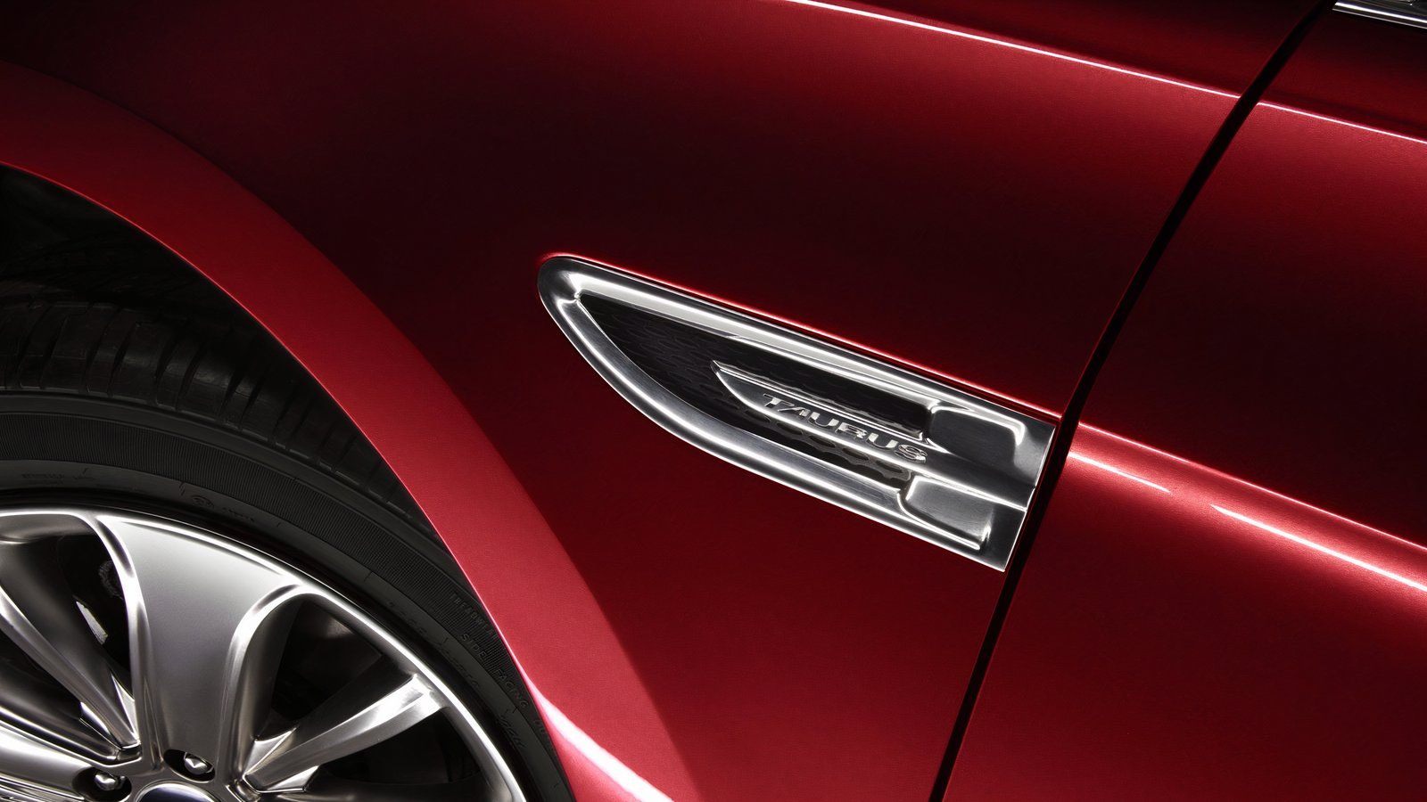 2010 Ford Taurus Pricing, Photos & Specs