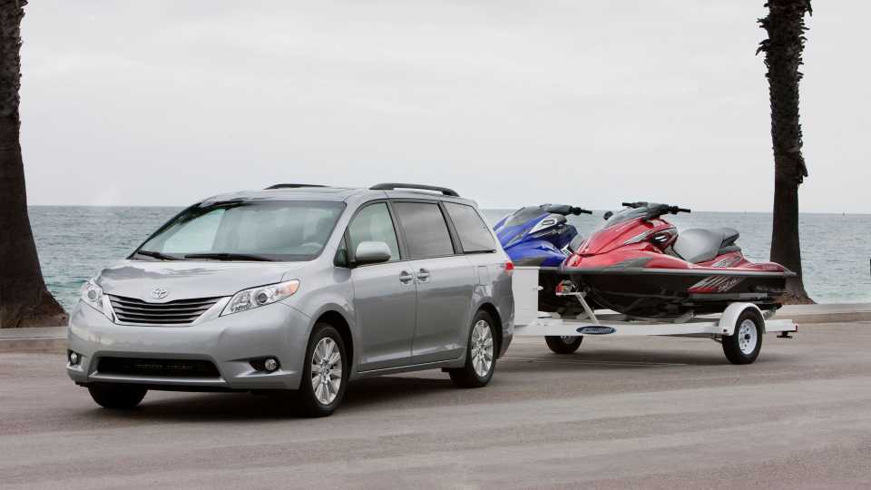 2012 Toyota Sienna Pricing, Photos & Specs