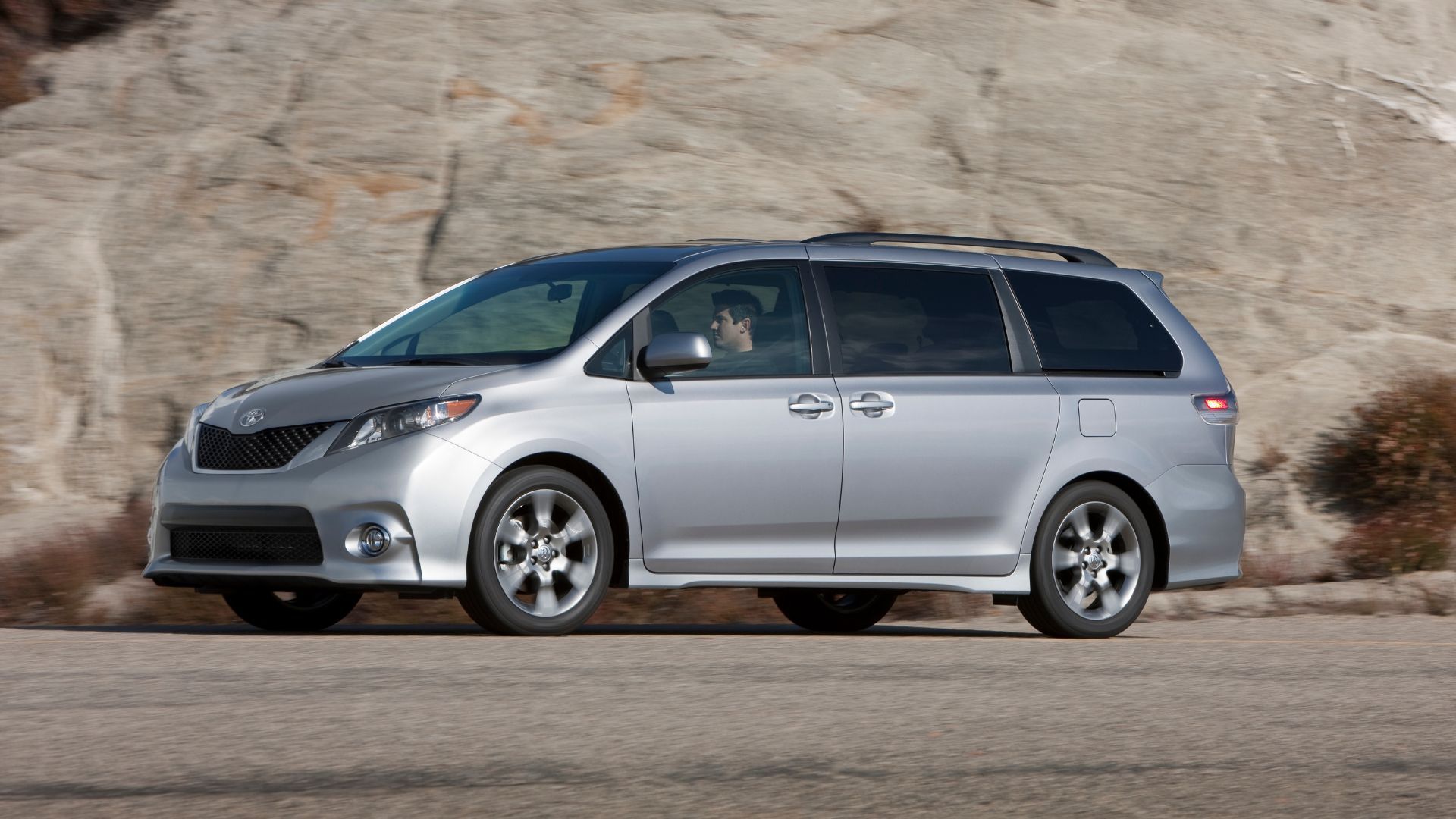 2012 Toyota Sienna Pricing, Photos & Specs