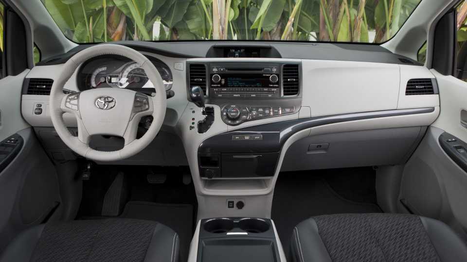2012 Toyota Sienna Pricing, Photos & Specs