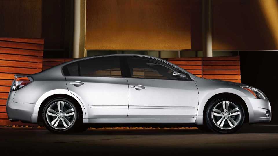 2012 Nissan Altima Pricing, Photos & Specs