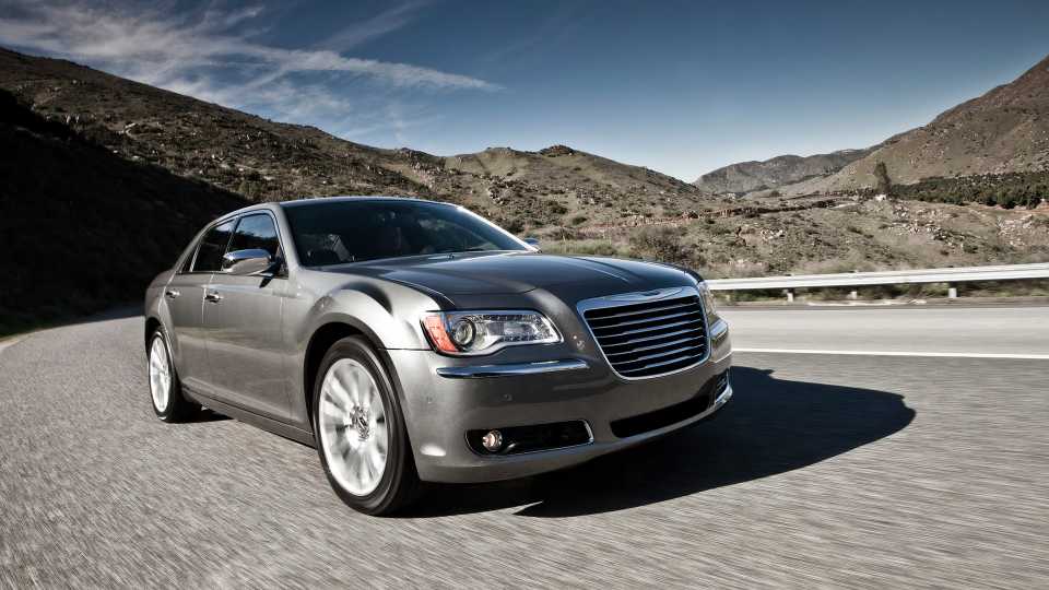 2012 Chrysler 300 Pricing, Photos & Specs