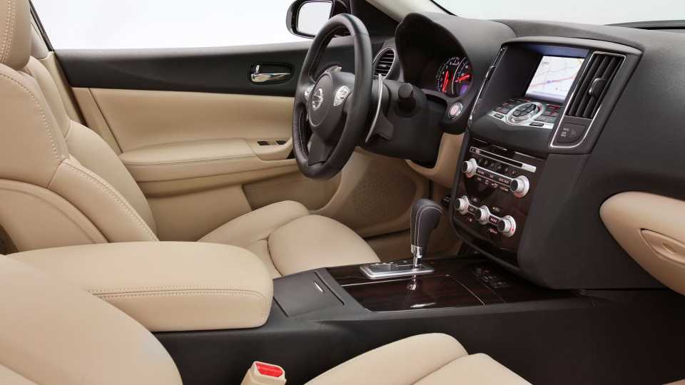 2012 Nissan Maxima Pricing, Photos & Specs