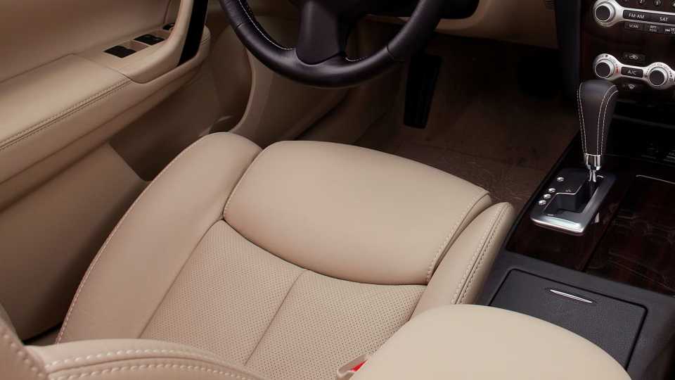 2012 Nissan Maxima Pricing, Photos & Specs