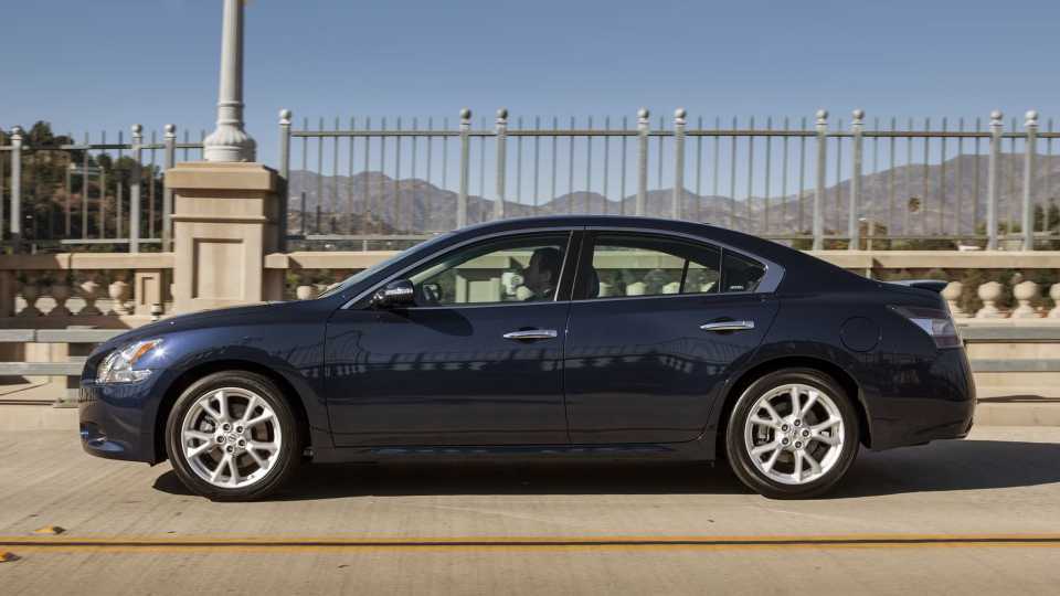 2012 Nissan Maxima Pricing, Photos & Specs