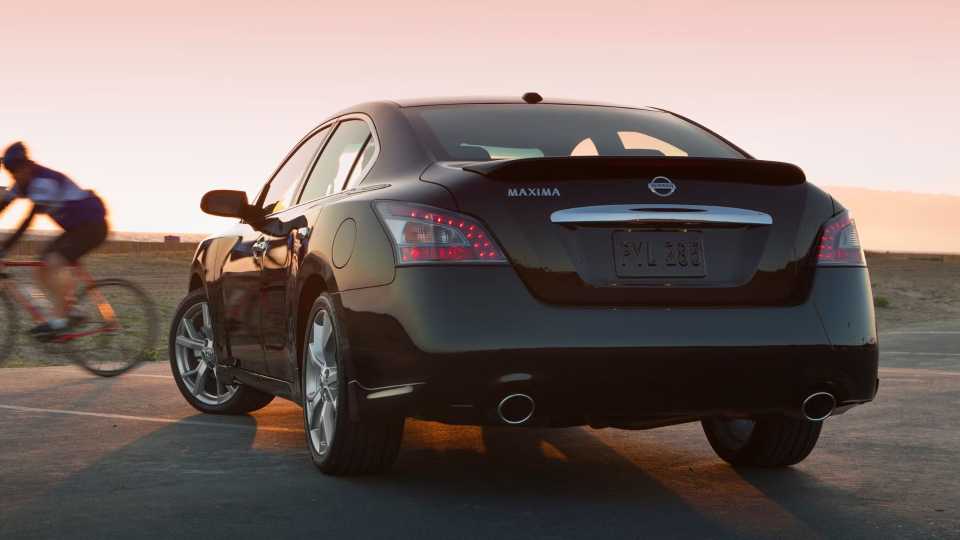 2012 Nissan Maxima Pricing, Photos & Specs