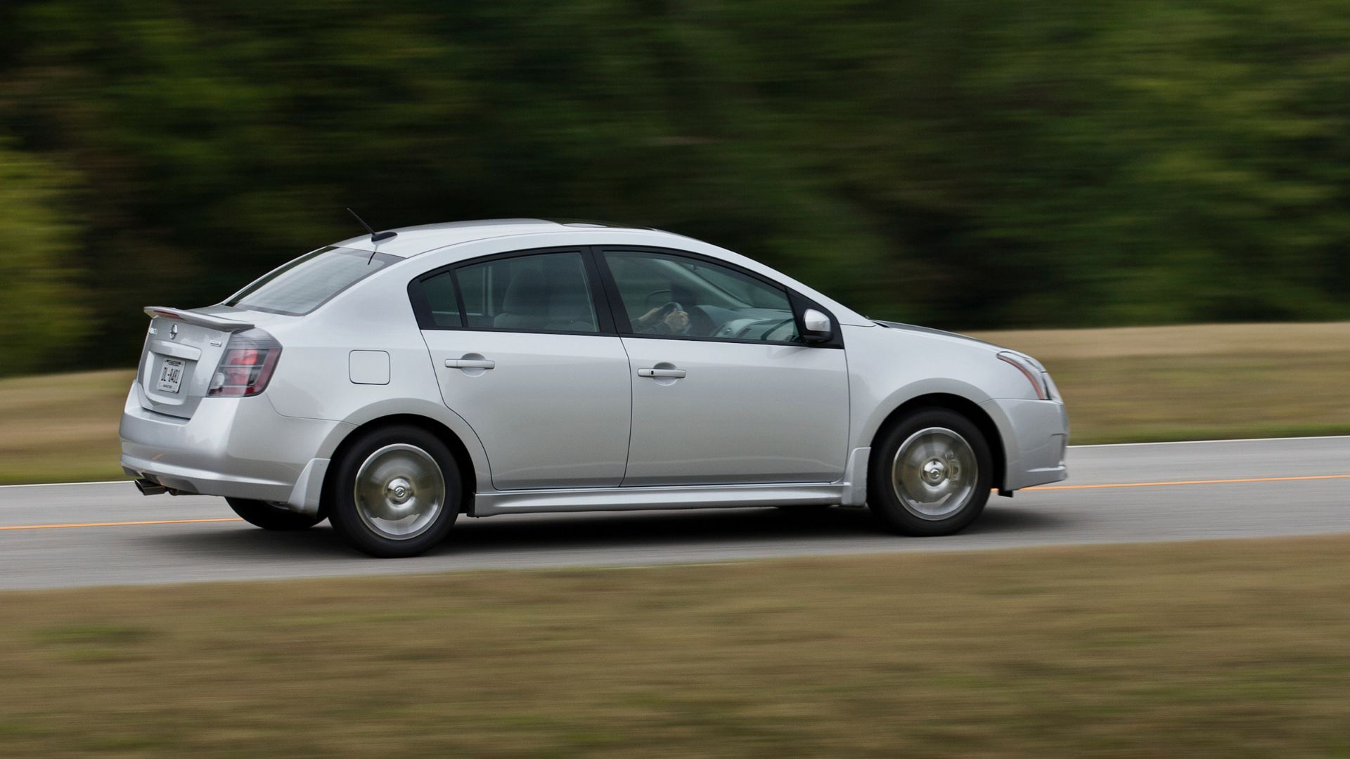 2012 Nissan Sentra Pricing, Photos & Specs