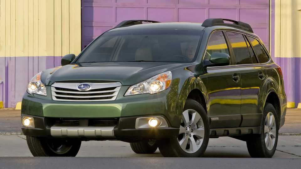 2012 Subaru Outback Pricing, Photos & Specs