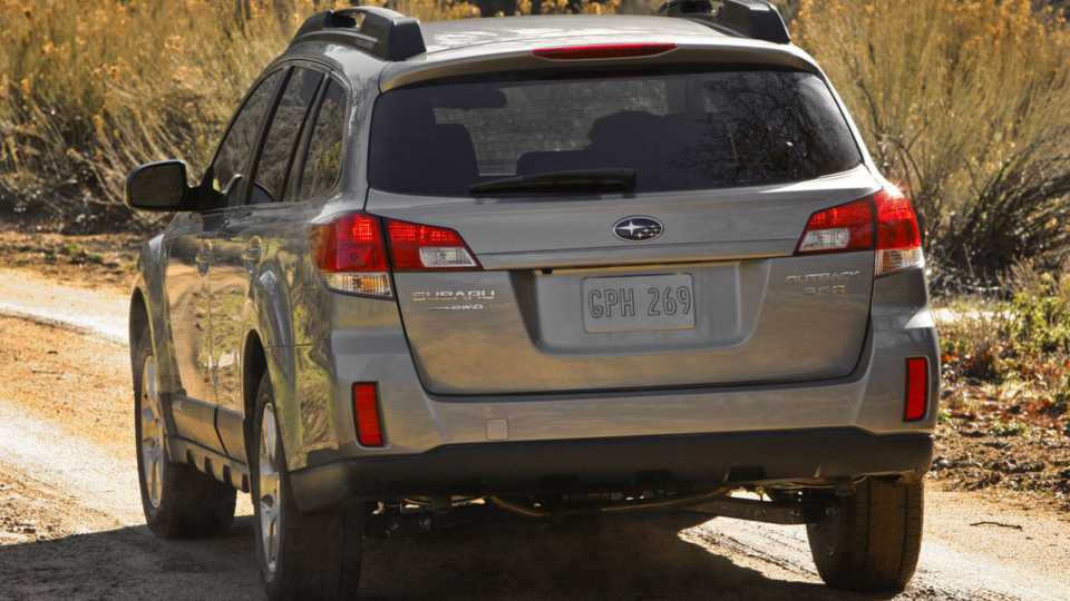 2012 Subaru Outback Pricing, Photos & Specs