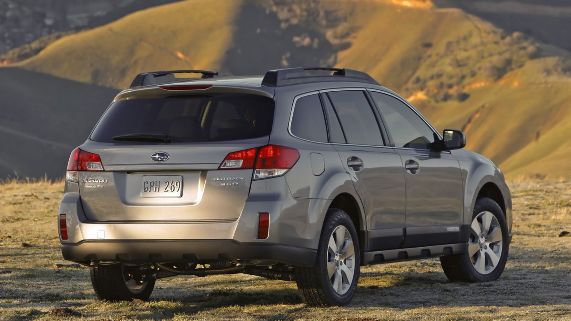 2011 Subaru Outback Pricing, Photos & Specs