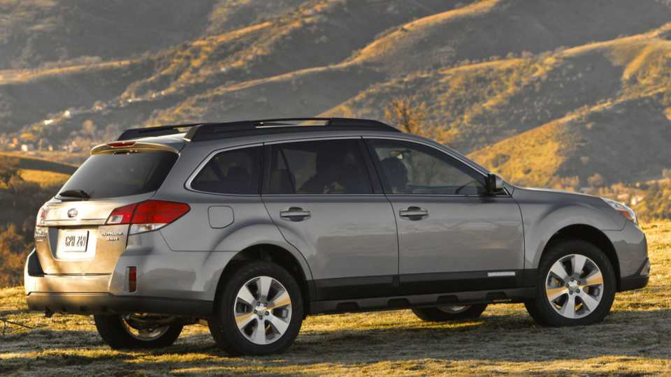 2012 Subaru Outback Pricing, Photos & Specs
