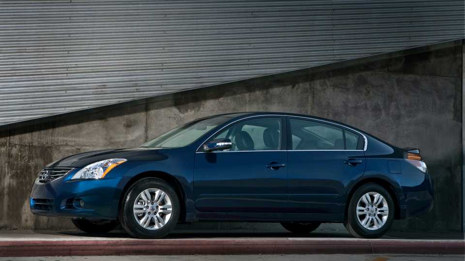 2012 Nissan Altima Pricing, Photos & Specs