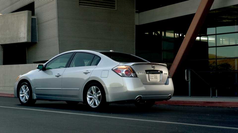 2012 Nissan Altima Pricing, Photos & Specs