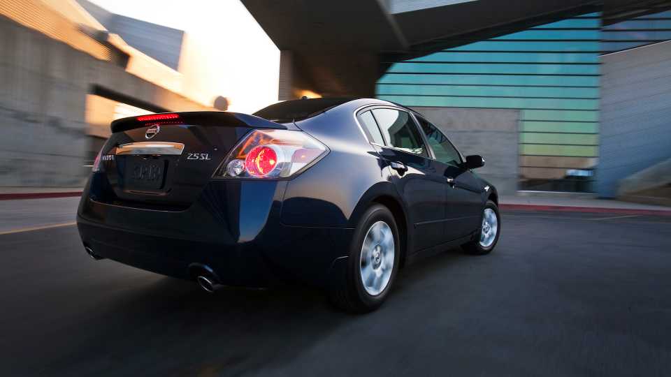 2012 Nissan Altima Pricing, Photos & Specs